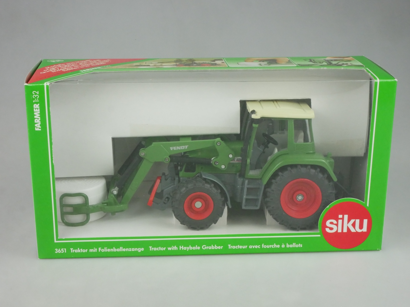 Siku Farmer 1/32 3651 Fendt Traktor mit Folienballenzange + Box - 131595